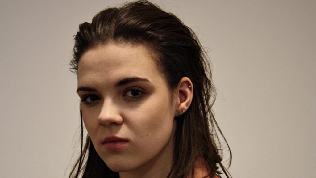 „Relacje ze sztuką idą mi, chyba, trochę lepiej” - wywiad z Julią Miką