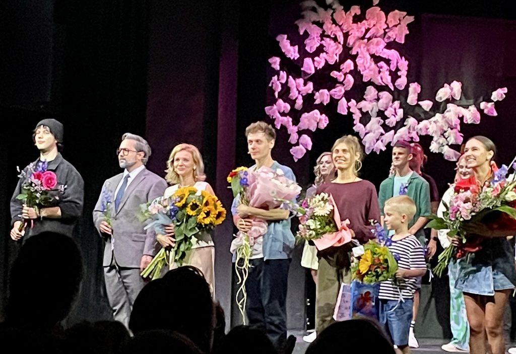 „Drogi Evanie Hansenie” w Teatrze Muzycznym w Poznaniu [recenzja ...